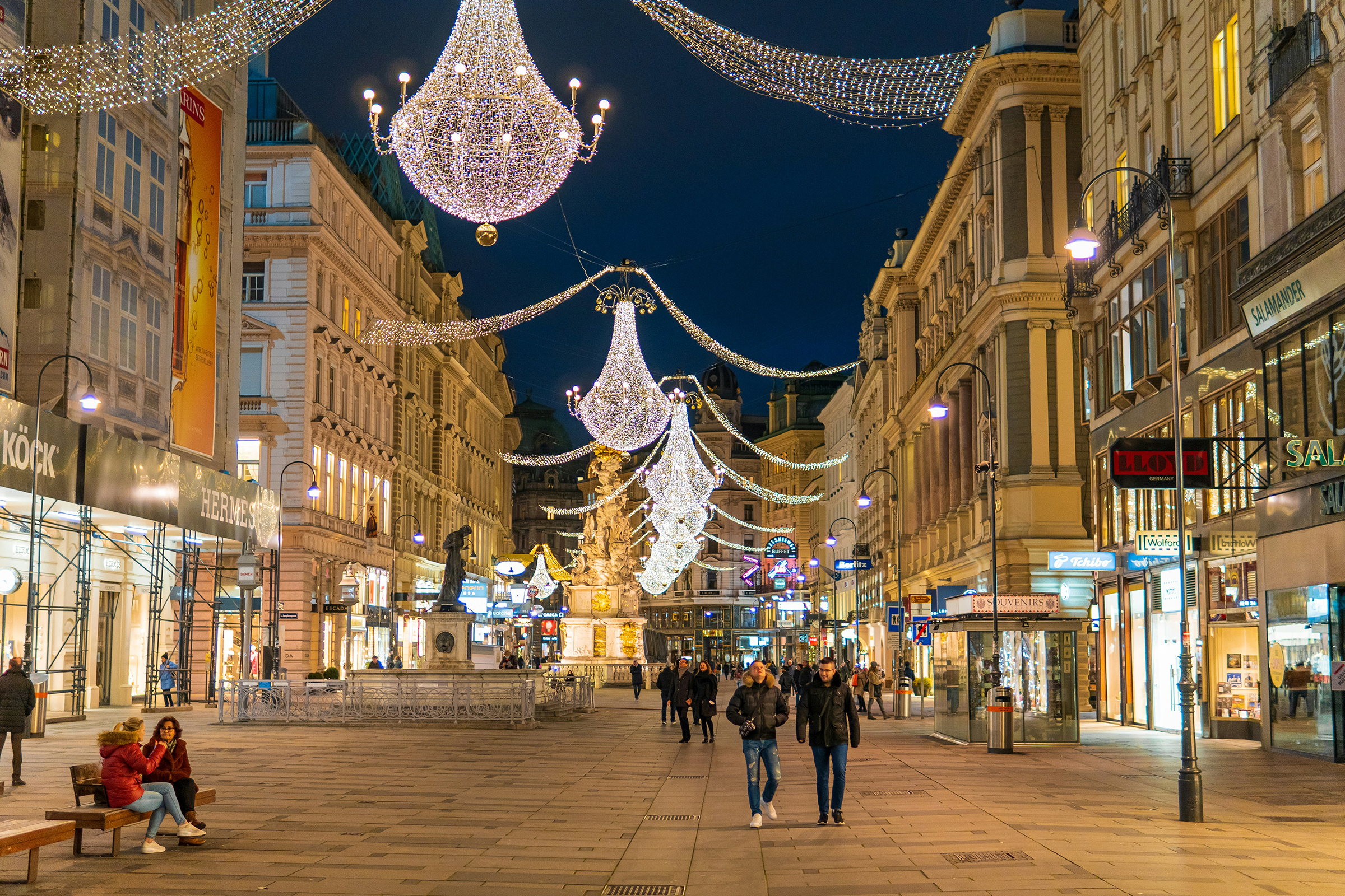 Christmas on the Danube featuring a 6-Night Danube River Cruise ...